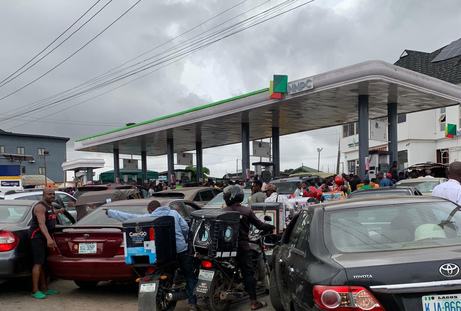 Petrol Scarcity Worsens As Prices Soar At N780 Per Litre